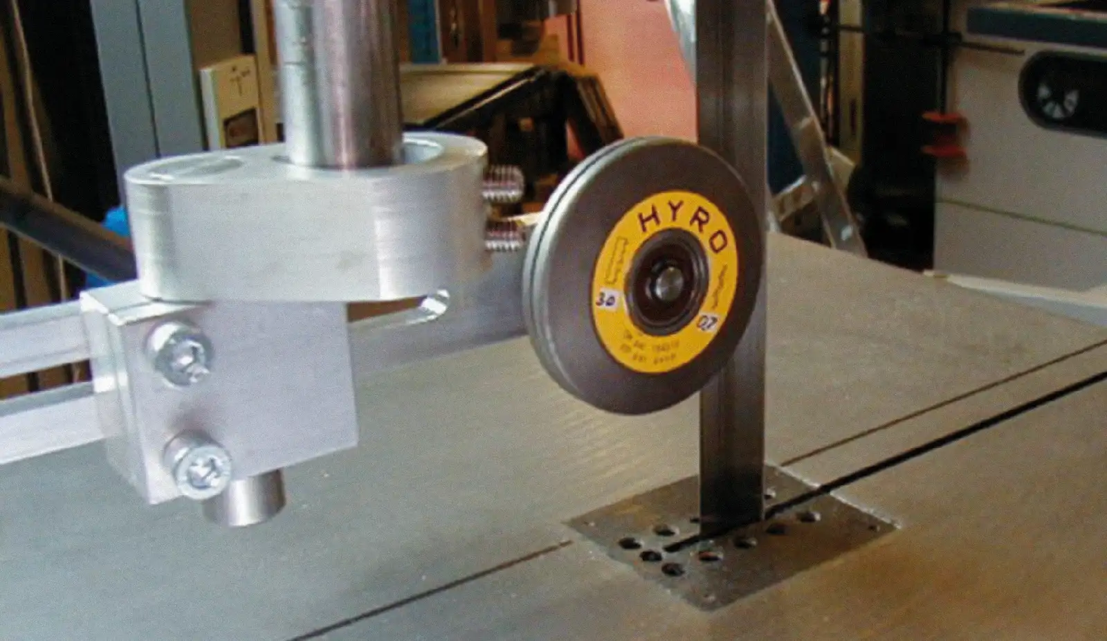 HYRO® bandsaw guide - LUJA Sawtech A/S